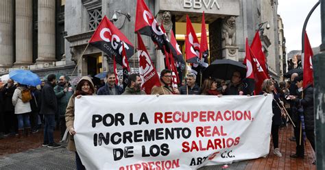 Los Sindicatos Cifran En Más De Un 80 El Paro En La Banca Y Convocan