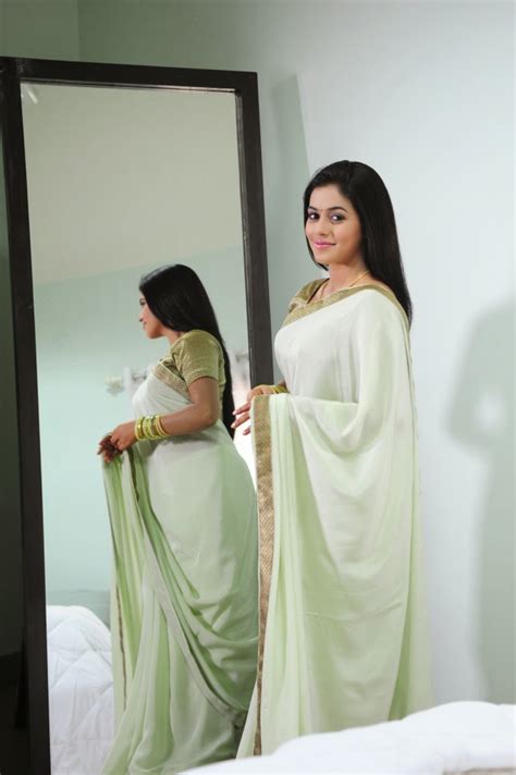 Poorna Telugu Movie Saree Stills Poorna Hot Whit Saree Exposed Pics