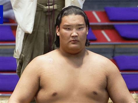 Госэйзан Б Мөнх Од сүмо бөхийн жонокүчи зиндаанд анх удаа түрүүллээ Isee Mn