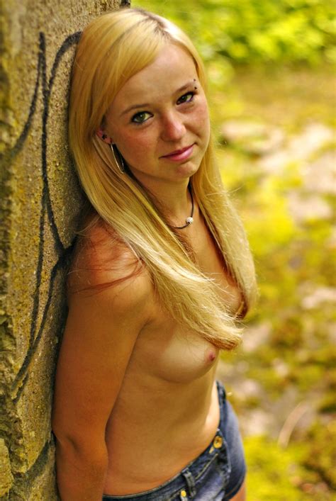 Tina Naget In The Woods Tina In The Woods 266 Porn Pic Eporner