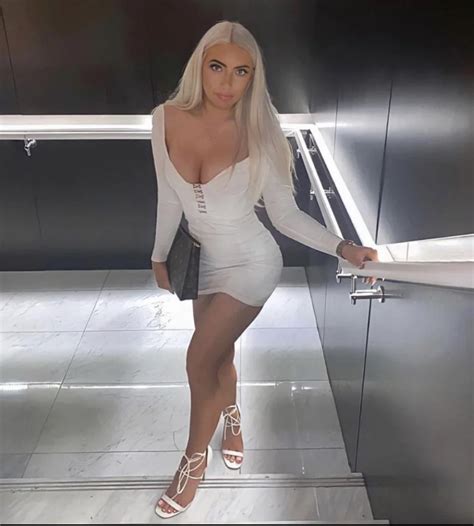 Nicely Dressed Bimbo By Mistressaddisun On Deviantart