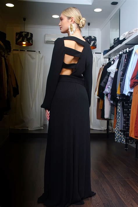 ΦΟΡΕΜΑ ΜΑΞΙ ΜΕ ΑΝΟΙΧΤΗ ΠΛΑΤΗ Selina Gr