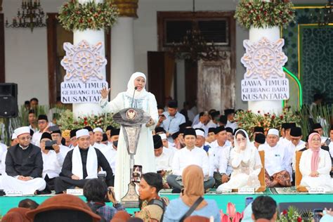 Khofifah Ajak Gotong Royong Wujudkan Jatim Gerbang Baru Nusantara ANTARA News