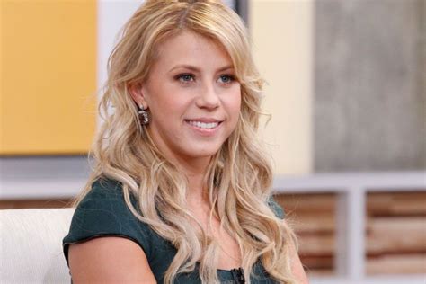 American Actress Jodie Sweetin Plastic Surgery