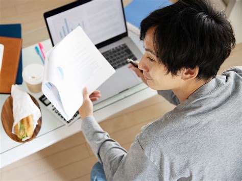 フリーランスになるには？役所や税務署でやる手続きや仕事の探し方も解説 Itフリーランスエンジニアの案件・求人はpe－bank