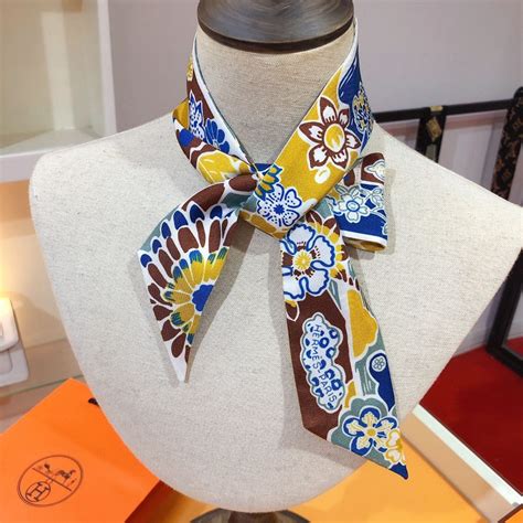 에르메스 Hermes 긴 리본이 달린 패션 작은 실크 스카프 위핑