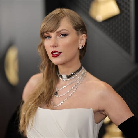 Travis Kelce Gigi Hadid And Bradley Cooper Dance At Taylor Swifts Paris Concert Good Morning