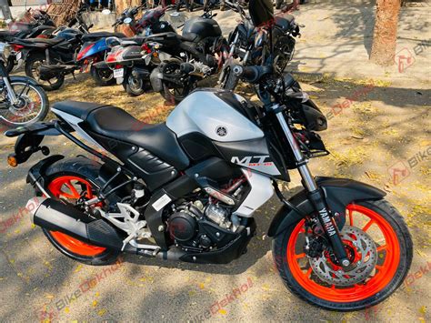 Yamaha Mt 15 Bs6 Starts Reaching Dealerships Bikedekho