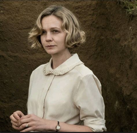 Netflix S The Dig Slammed For Casting Carey Mulligan As Woman 20 Years