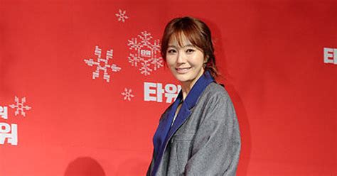 포토 안혜경 스키니진 입고 각선미 뽐내