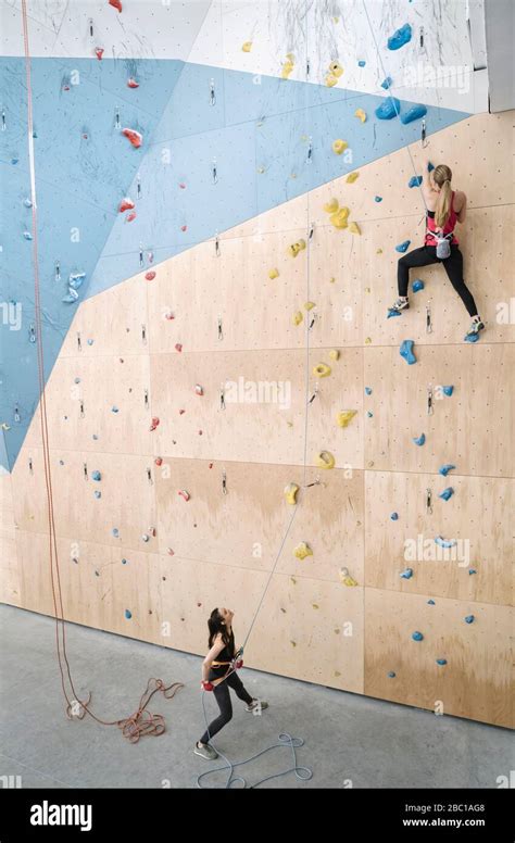 Women Rock Climbing Wallpaper