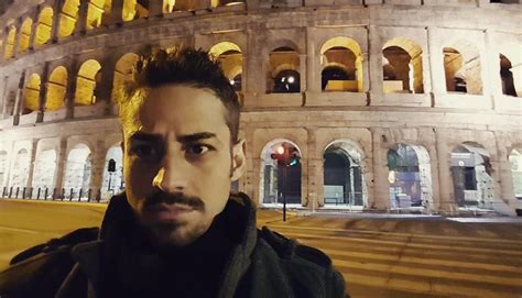 Roma Enne Forse Per Un Malore Si Schianta Con La Moto Contro Guardrail Muore Sul Colpo
