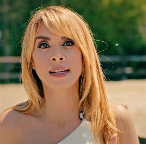 Neslihan Yeldan Artofit
