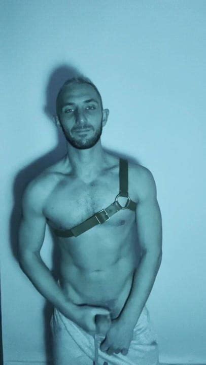 Ryan Max Houdt Alleen Van Fans XHamster
