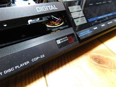 SONY CDP 33CDトレイの修理 イイ音聞いてる