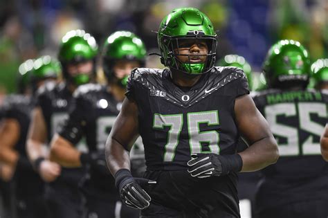 Seattle Seahawks Predicted To Draft Top Notch Athlete From Oregon To