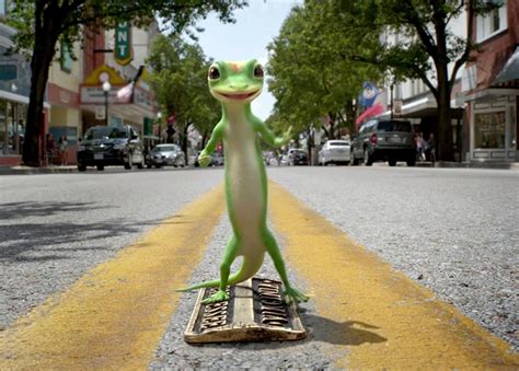 Geico Gecko Returns As Grand Marshal Of Bristol Christmas Parade News