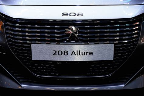 New Peugeot 208 Is A Supermini With Sex Appeal Carscoops