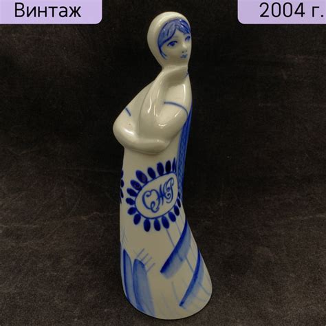 Статуэтка винтажная Девушка с косой автор Л П Азарова Гжель фарфор роспись Российская