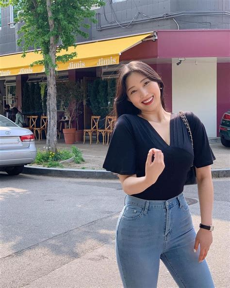 박선우 On Instagram “기다리셨던 제품들 다 모두모두 지금바로 사이트에서 만나요 🤭💕” Fashion Mom