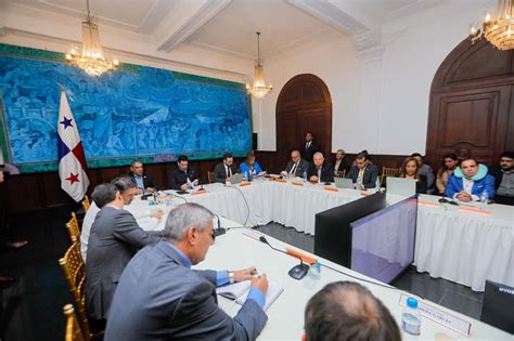 Mesa Técnica en sesión permanente para evaluar proyecto de ley sobre medicamentos Larazon