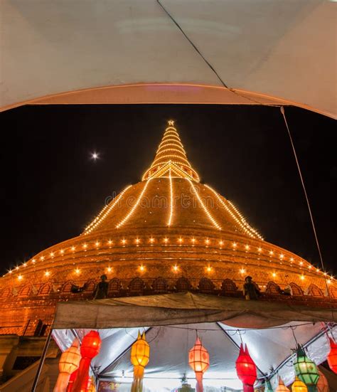 Phra Pathom Chedi Festival Amphoe Mueang Nakhon Pathom Thailand On November20 2018 Light Up Phra