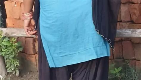 Sexy Suman Zieht Ihre Ganzen Kleider Aus Sexy Suman Zeigt Sie Und
