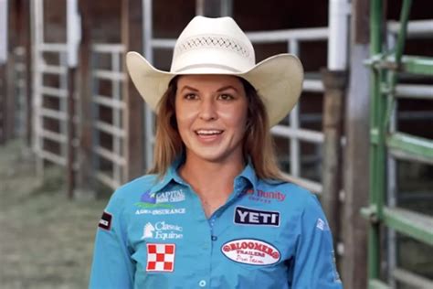 How Tall Is Hailey Kinsel Height Age Bio And Net Worth