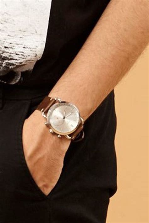 I Spent A Day With The Fossil Q Hybrid Smartwatch And It S Exactly What I Had Been Waiting For