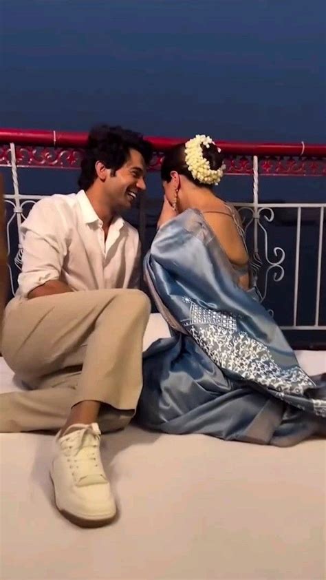 Pin By Aku Mo On Amore Cute Couple Poses Couples Poses For