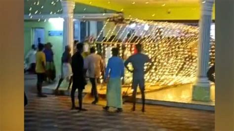 കല്യാണ വീട്ടിലെ കൂട്ടത്തല്ല് ഇരുപതോളം പേർക്കെതിരെ പൊലീസ് കേസെടുത്തു കല്യാണം നടന്നത് പൊലീസ്