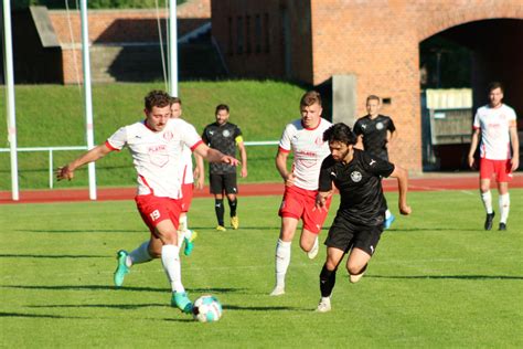FC Anker Wismar hält sich gegen Regionalligist FC Lok Leipzig wacker HL SPORTS