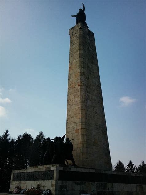 споменик Слобода Иришки Венац By El Vladimir Via Flickr Monument