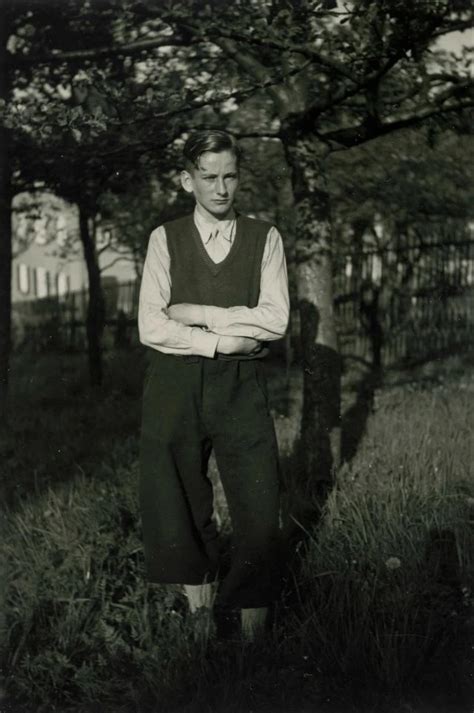 25 Vintage Photos That Defined Mens Fashion In The 1930s ~ Vintage