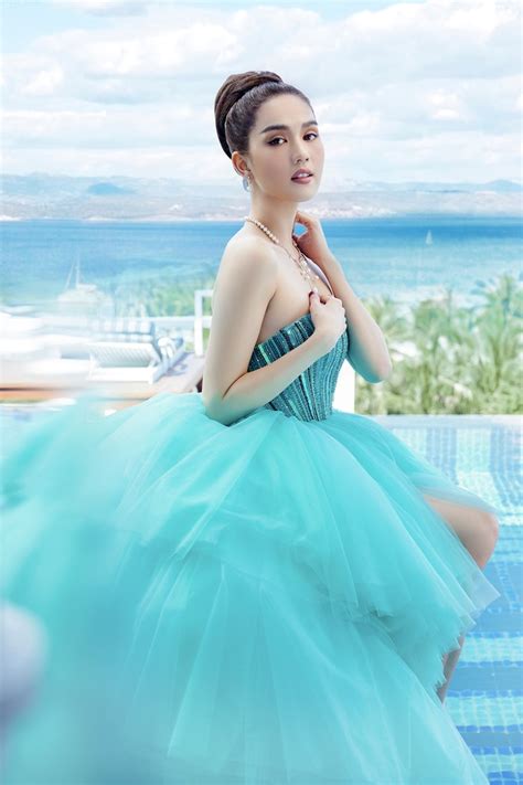 Hậu clip nude 100 gây sốc Ngọc Trinh tung bộ ảnh đẹp ngẩn ngơ Hóa