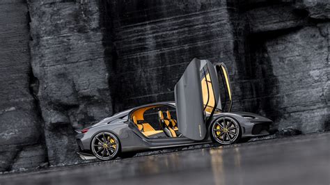 The 1 700 HP Koenigsegg Gemera Is World S Fastest Four Seater Maxim