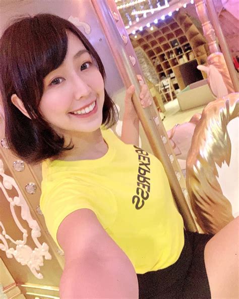 台版新垣結衣！初戀系正妹「希希cc」花叢大現香肩美背，靦腆笑顏讓人急速戀愛！ Mgs美女番号网