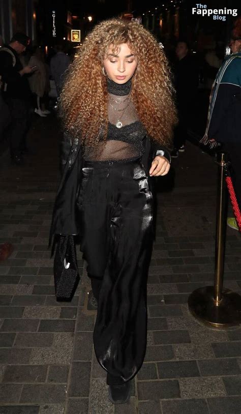 Ella Eyre Naked Tits 31 Photos Fappenism