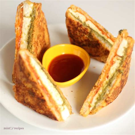 How To Make Bread Paneer Pakora Recipe Paneer Recipes Mints Recipes