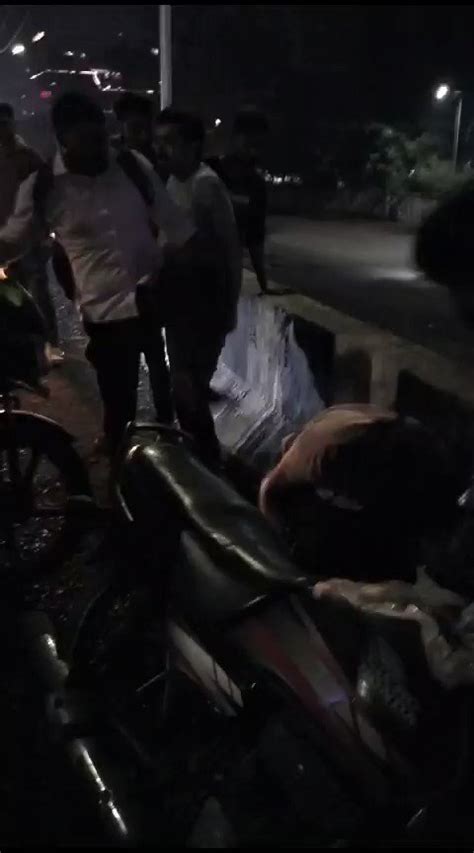 Salim Hafezi On Twitter बीती रात अहमदाबाद के इस्कॉन ब्रिज पर भाजपाई