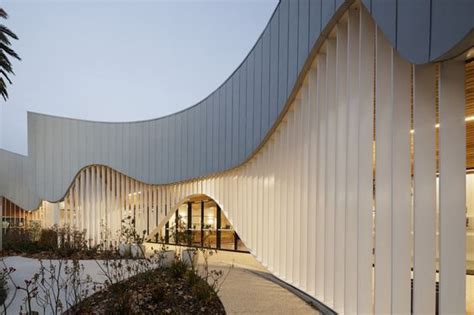 Pin By Yeung On J 建筑 And 外观 And 表皮 Facade Architecture Facade Design