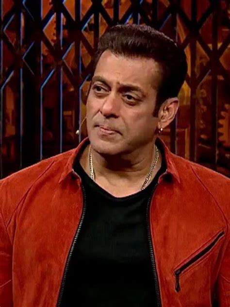 Bigg Boss 18 को बड़ा झटका 2 कन्फर्म कंटेस्टेंट ने एन मौके पर छोड़ा शो