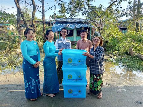 ရွှေပြည်သာမြို့နယ်၌ မိုးသည်းထန်စွာရွာသွန်းပြီး လေပြင်းတိုက်ခတ်မှုကြောင့် နေအိမ်ပျက်စီးသည့် အိမ