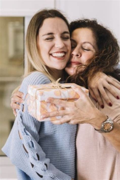 47 Fun And Fabulous Self Care Basket Ideas That Scream Pampering