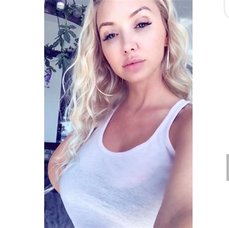 Elizabeth Jolies Instagram Twitter And Facebook On Idcrawl