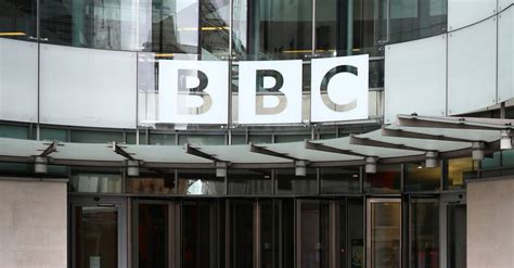 Bbc Presenter Slammed After Mum Sees Star In Pants