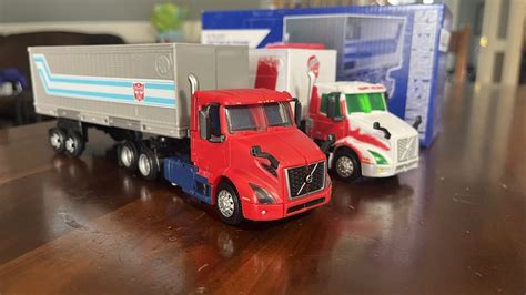 Video Review And Images Of Transformers X Volvo Crossover VNR Optimus Prime