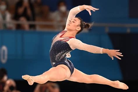 US Gymnast Sunisa Lee Takes Women S All Around Title At Tokyo Olympics