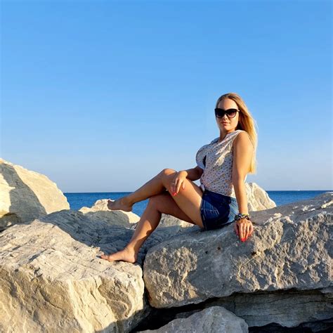 Юля Її не можна зламати — вона не складається з крихких частин Вона