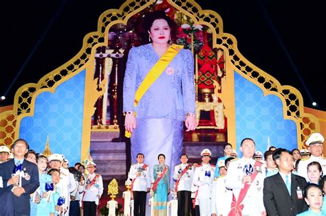 นายกฯนำจุดเทียนชัยถวายพระพรเฉลิมพระชนมพรรษา
